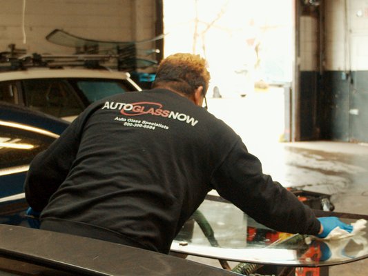 AUTO GLASS NOW - Updated December 2025 - 45 Photos & 26 Reviews - 5230 ...
