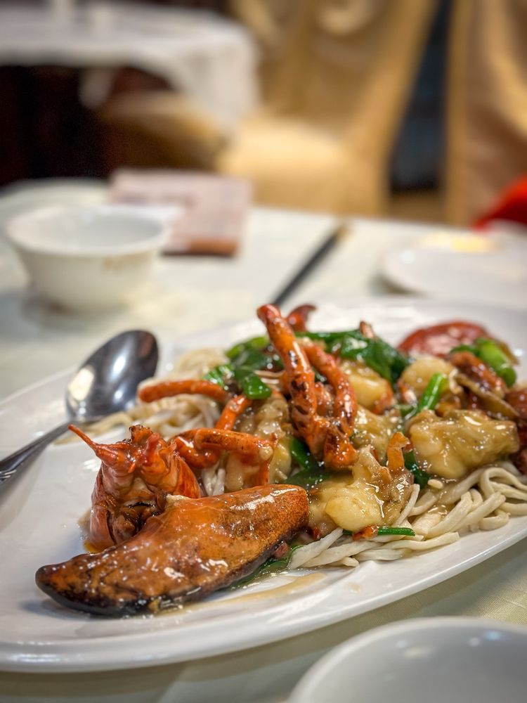 BLOOMING VIP RESTAURANT - Updated April 2024 - 825 Photos & 147 Reviews ...