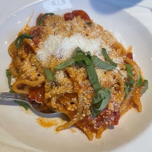 TWO25 - 225 Birch Hill Rd, Locust Valley, New York - Salad - Restaurant ...