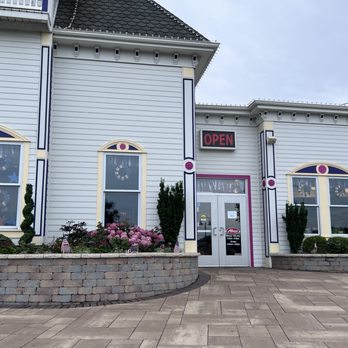 ALBANESE CONFECTIONERY - Updated August 2024 - 652 Photos & 365 Reviews ...