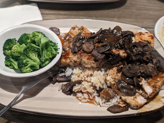 LUCKIE’S BARN & GRILL - Updated December 2025 - 56 Photos & 121 Reviews ...