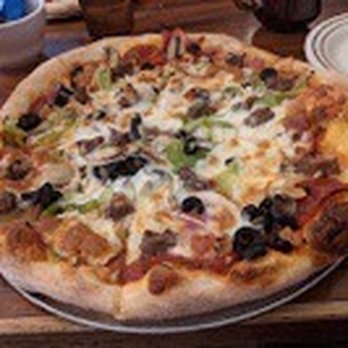 PIZZARIA DELPHI - Updated July 2025 - 46 Photos & 77 Reviews - 103 ...