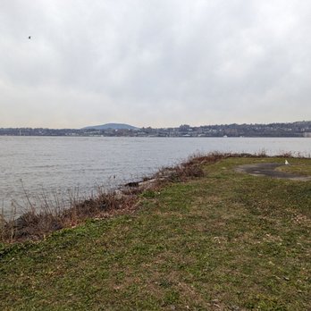 PETE AND TOSHI SEEGER PARK - Updated December 2025 - 25 Photos - Red ...