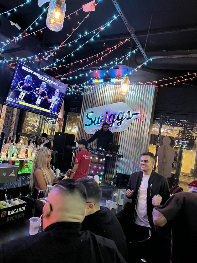 SWIGGS - Updated October 2025 - 27 Photos & 29 Reviews - 50 East ...