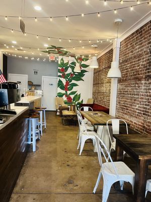 SOCIAL GROUNDS COFFEE - Updated December 2025 - 192 Photos & 140 ...