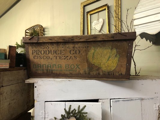 THE TIN RABBIT ANTIQUE SHOP - Updated December 2025 - 402 W Main St ...