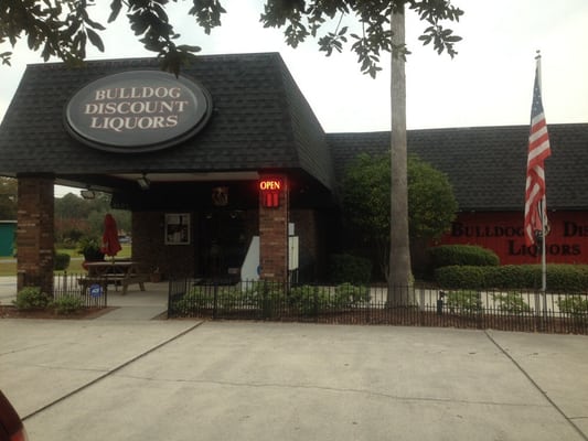 BULLDOG LIQUORS DOWNTOWN - Updated December 2025 - 1101 Osborne St ...