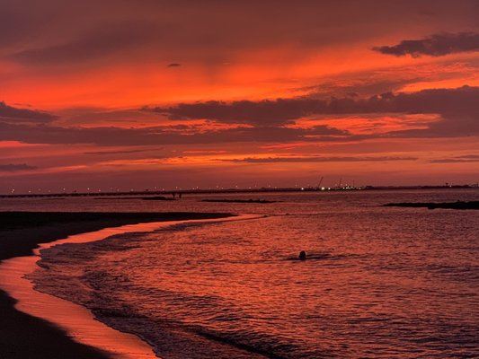 WILLOUGHBY BEACH - Updated October 2025 - 20 Photos - 11th View St ...