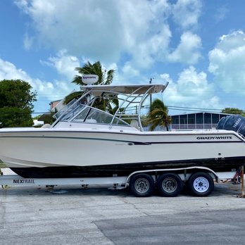 Boat brokers near me store