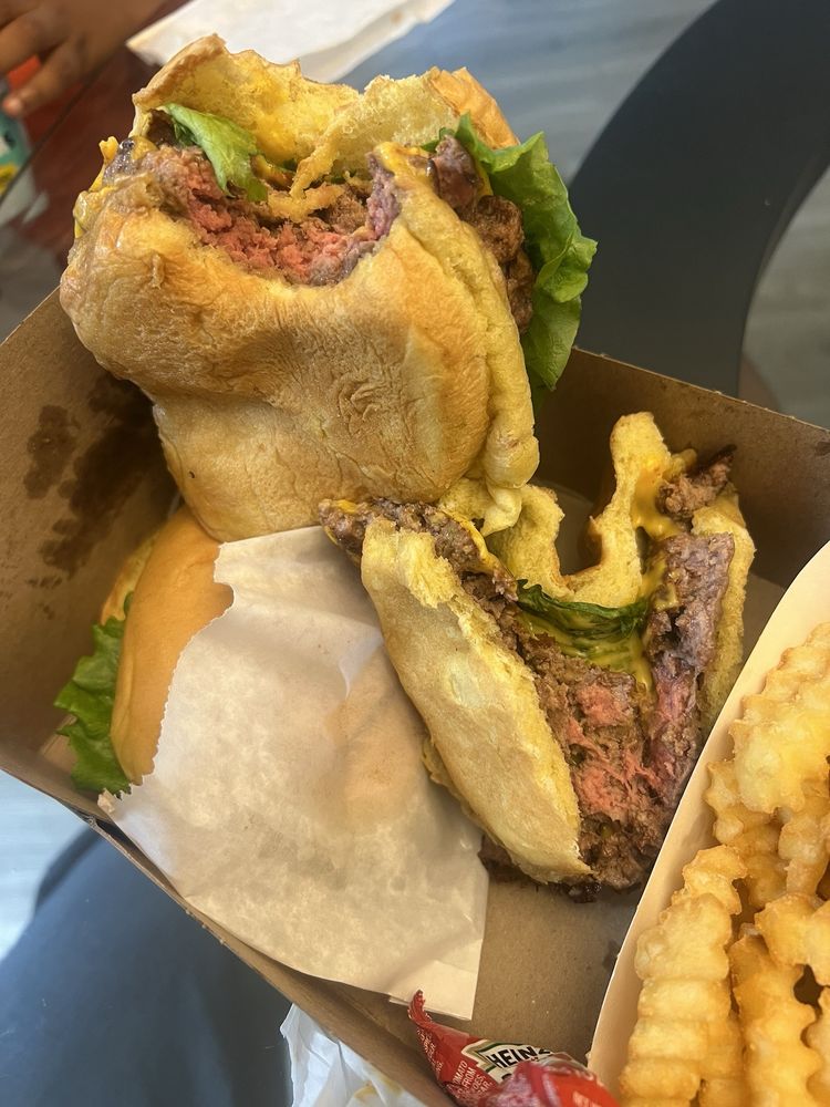 SHAKE SHACK SALT RIVER - Updated June 2024 - 8810 N 90th St, Scottsdale ...