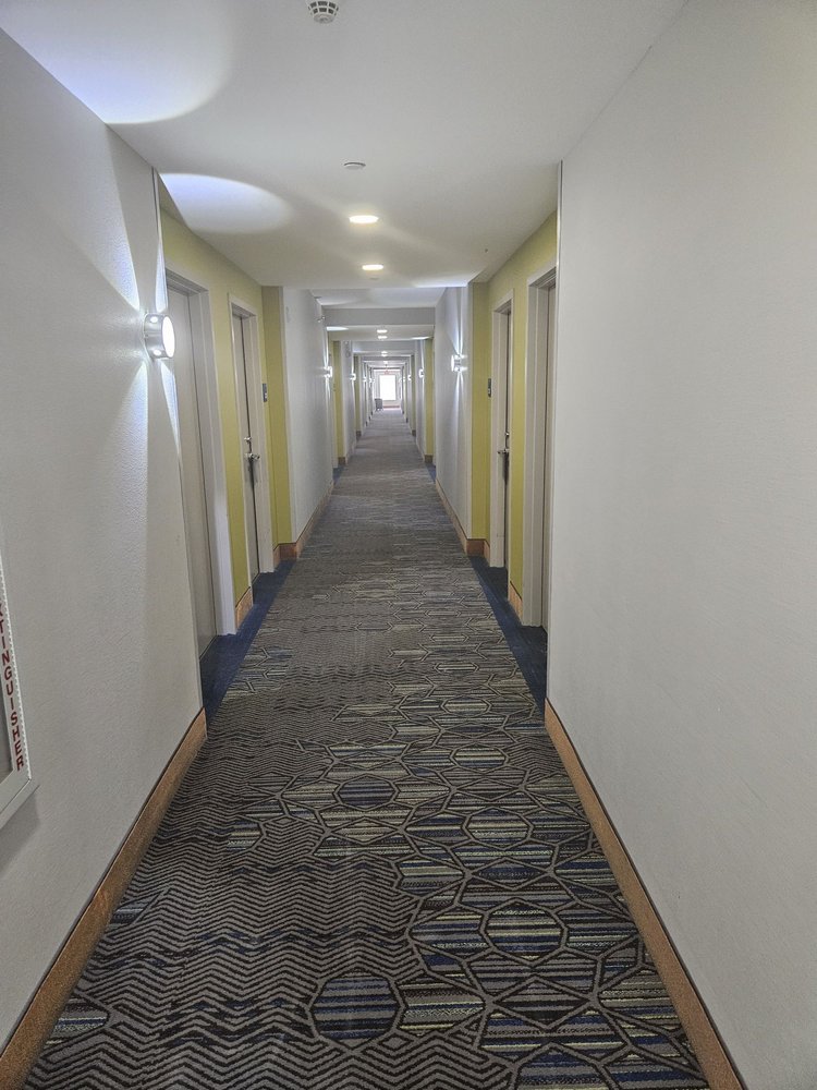 HOLIDAY INN EXPRESS & SUITES LARGO-CLEARWATER - Updated August 2025 ...