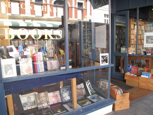 BILL CAMPBELL SECONDHAND BOOKSELLER - Updated October 2025 - 16 Photos ...