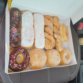 MASTER DONUTS - Updated December 2025 - 28 Photos & 17 Reviews - 6714 ...