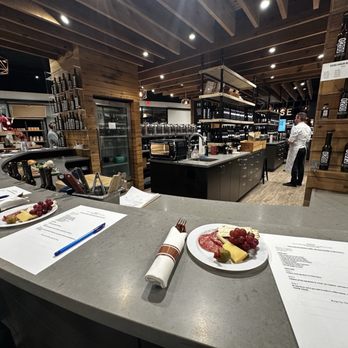 THE OIL TREE - Updated December 2025 - 86 Photos & 43 Reviews - 7646 N ...