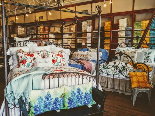 LINENS N MORE - Updated October 2025 - 37 Photos & 11 Reviews - 302 E ...