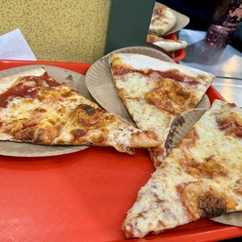 FAMOUS ORIGINAL RAY’S PIZZA - Updated May 2024 - 304 Photos & 487 ...