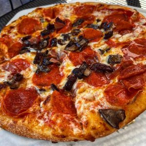 FLIPPERS PIZZERIA - 151 Photos & 201 Reviews - 7339 W Sand Lake Rd ...