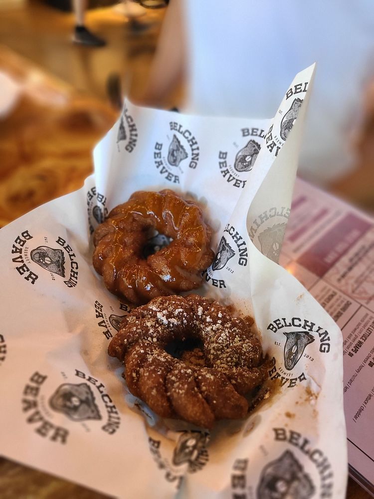 BELCHING BEAVER PUB 980 - Updated December 2024 - 927 Photos & 656 ...