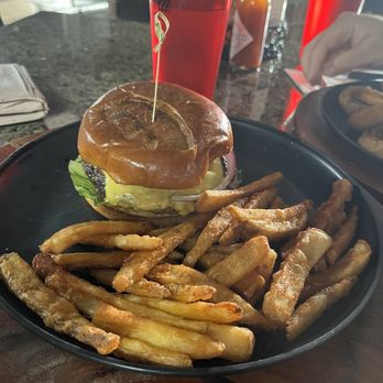 ALASKAN BURGER & BREW - Updated January 2026 - 145 Photos & 163 Reviews ...