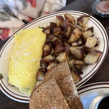 BIG Y CAFE - Updated August 2024 - 148 Photos & 165 Reviews - 7546 ...