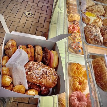 DONUT WORLD - Updated July 2025 - 219 Photos & 318 Reviews - 1399 9th ...