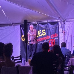 GIGGLES COMEDY CLUB - Updated May 2025 - 16 Photos & 41 Reviews - 517 ...