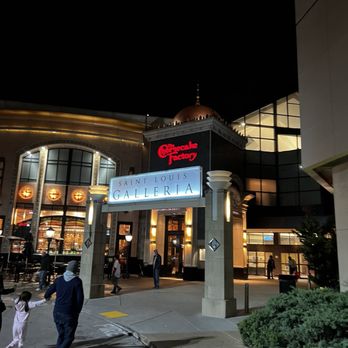 THE CHEESECAKE FACTORY - Updated February 2025 - 811 Photos & 672 ...