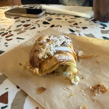 ALLEZ CAFE - Updated July 2025 - 307 Photos & 140 Reviews - 2239 N ...