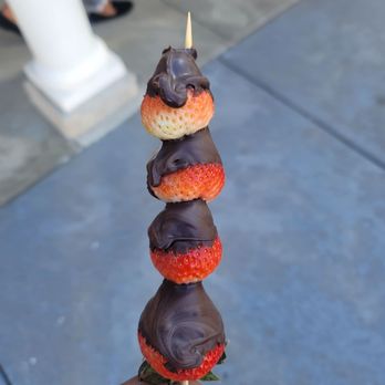 WRENTHAM VILLAGE PREMIUM OUTLETS - Updated June 2024 - 238 Photos & 423 ...