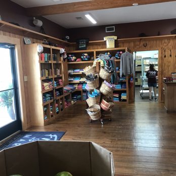 THE FRIENDLY MARKET - Updated April 2025 - 72 Photos & 59 Reviews - 205 ...