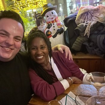 PARROTS BAR & GRILL - Updated July 2025 - 24 Photos & 90 Reviews - 754 ...