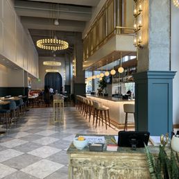 BIRDIE’S BARROOM AND KITCHEN - Updated October 2025 - 235 Photos & 129 ...