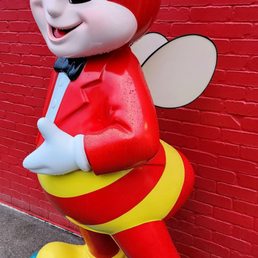 JOLLIBEE - Updated January 2026 - 123 Photos & 61 Reviews - 3820 ...
