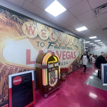 VICKIES DINER - Updated August 2025 - 395 Photos & 225 Reviews - 953 E ...