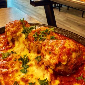 AH-BEETZ NEW HAVEN PIZZA - Updated December 2025 - 32 Photos & 18 ...