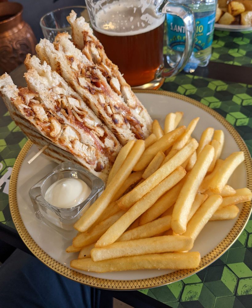 LARS BURGER - 25 Photos - Via Giovanni Enrico Pestalozzi 4, Milano ...