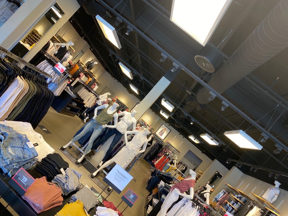 EXPRESS FACTORY OUTLET - Updated June 2024 - 25 Photos & 30 Reviews ...