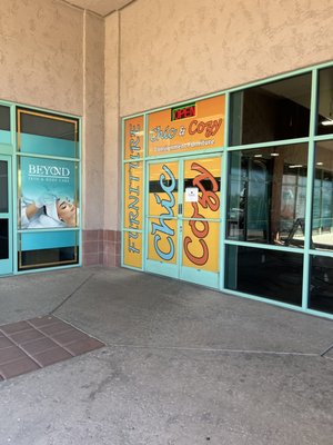 CHIC & COZY CONSIGNMENT FURNITURE - Updated December 2025 - 108 Photos ...