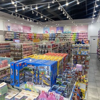 MINISO - Updated October 2025 - 25 Photos - 459 Brandon Town Center Dr ...