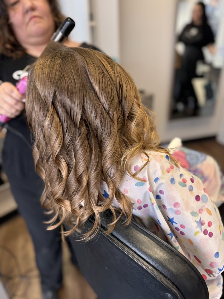 FANTASTIC SAMS CUT & COLOR - Updated October 2025 - 32 Photos & 26 ...