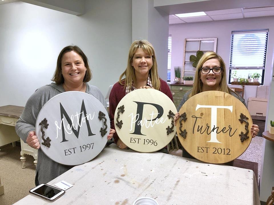 CHARMING FINDS - Updated May 2025 - 20 Photos - 16280 E State Rt 12 ...