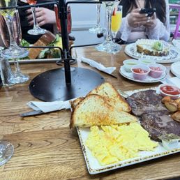 MADRES BRUNCH - Updated October 2025 - 3666 Photos & 3482 Reviews ...