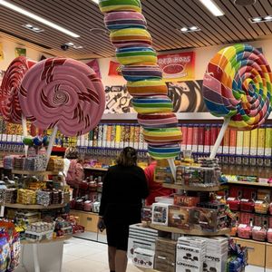 KATE WEISER CHOCOLATE - Updated October 2025 - 3302 W Miller Rd ...