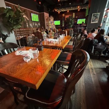 FOX ON JOHN - Updated July 2024 - 377 Photos & 172 Reviews - 106 John ...