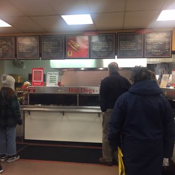 VIENNA BEEF FACTORY STORE AND DELI - CLOSED - Updated November 2024 ...