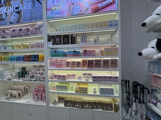 MINISO - Updated May 2026 - 20 Photos - 1401 Greenbrier Pkwy ...