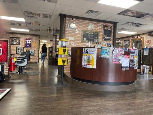 MEN’S DEN SALON - Updated October 2025 - 456 15th St W, Dickinson ...