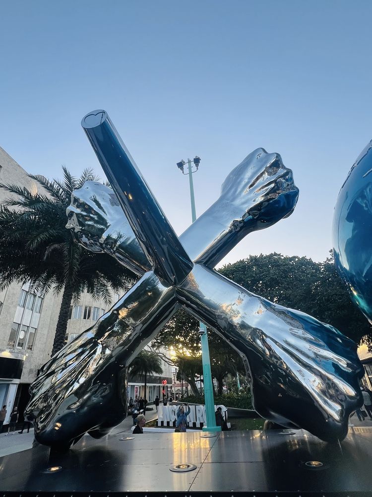 XO WORLD - Updated July 2025 - 13 Photos - 414 Lincoln Rd, Miami Beach ...