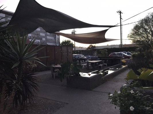 LACY STUDIO LOFTS - 59 Photos & 16 Reviews - Apartments - 2684 Lacy St ...