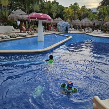 SUNSCAPE - Updated December 2025 - 79 Photos & 21 Reviews - Carr ...